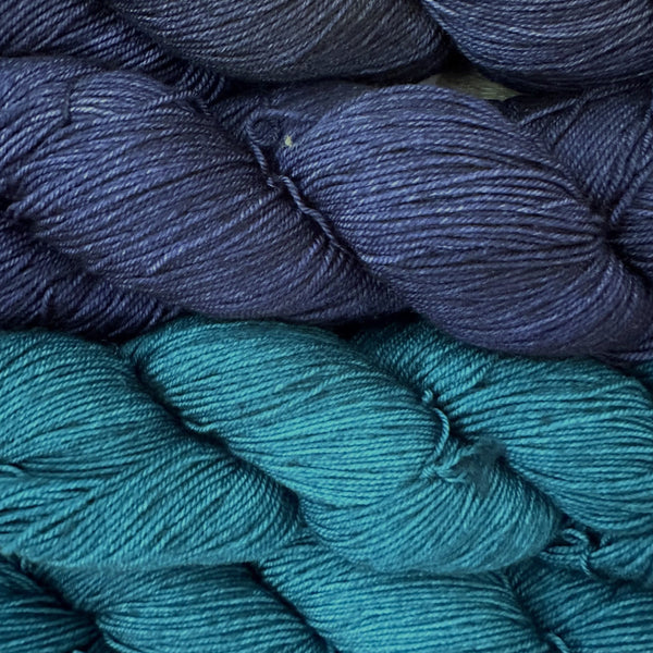 Kit "Go Go Dynamo" MKAL 2024 SOCK de MALABRIGO YARNS (colores sólidos) – Cabeza de Alfiler